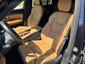 Zils Volvo XC90 2019 Rīga, ar dzinēja tilpumu 2.00 L un nobraukumu 99 tūkst. km par 33350 €, foto 8 vietnē AUTOMOTO.COM.LV