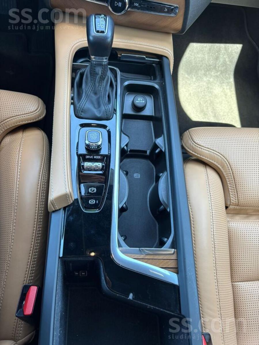 Zils Volvo XC90 2019 Rīga, ar dzinēja tilpumu 2.00 L un nobraukumu 99 tūkst. km par 33350 €, foto 12 vietnē AUTOMOTO.COM.LV