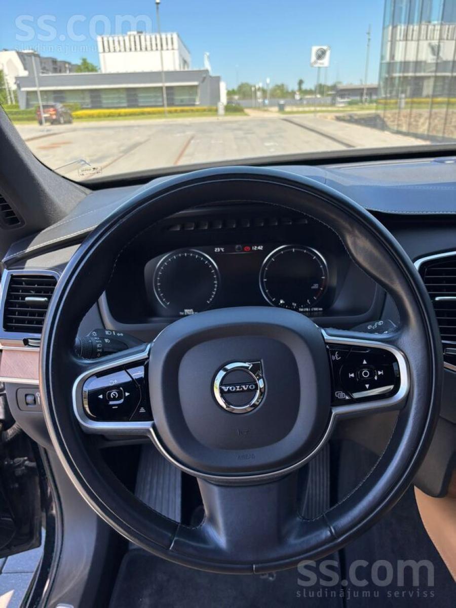 Zils Volvo XC90 2019 Rīga, ar dzinēja tilpumu 2.00 L un nobraukumu 99 tūkst. km par 33350 €, foto 18 vietnē AUTOMOTO.COM.LV