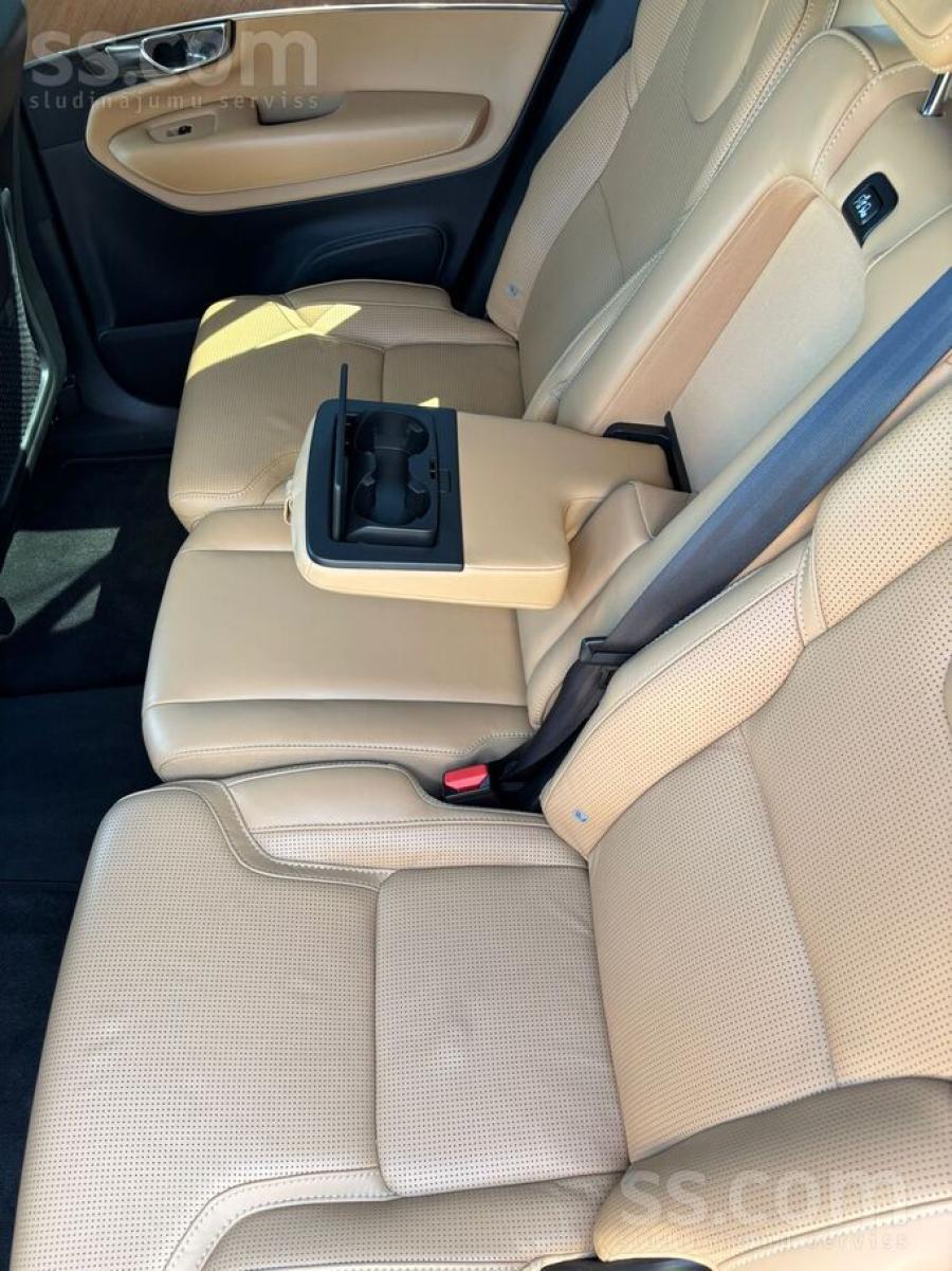 Zils Volvo XC90 2019 Rīga, ar dzinēja tilpumu 2.00 L un nobraukumu 99 tūkst. km par 33350 €, foto 21 vietnē AUTOMOTO.COM.LV