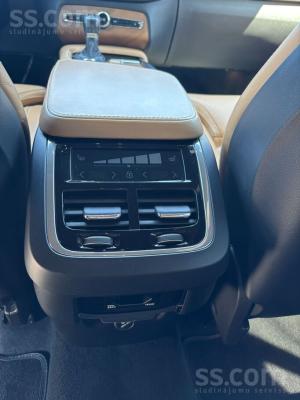 Zils Volvo XC90 2019 Rīga, ar dzinēja tilpumu 2.00 L un nobraukumu 99 tūkst. km par 33350 €, foto 22 vietnē AUTOMOTO.COM.LV