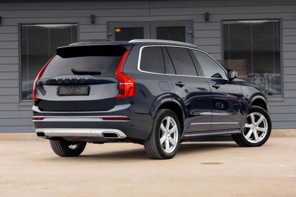 Zils Volvo XC90 2019 Jelgava, ar dzinēja tilpumu 2.00 L un nobraukumu 210 tūkst. km par 24450 €, foto 4 vietnē AUTOMOTO.COM.LV