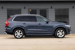 Blue Volvo XC90 2019 in Jelgava, with an engine capacity of 2.00 L and mileage of 210 thousand km for 24450 €, photo 7 on AUTOMOTO.COM.LV