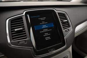 Blue Volvo XC90 2019 in Jelgava, with an engine capacity of 2.00 L and mileage of 210 thousand km for 24450 €, photo 18 on AUTOMOTO.COM.LV