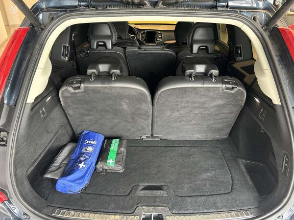 Blue Volvo XC90 2019 in Siauliai, with an engine capacity of 1.97 L and mileage of 119 thousand km for 30600 €, photo 10 on AUTOMOTO.COM.LV