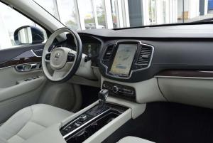 Blue Volvo XC90 2019 in Vilnius, with an engine capacity of 2.00 L and mileage of 228 thousand km for 16350 €, photo 14 on AUTOMOTO.COM.LV