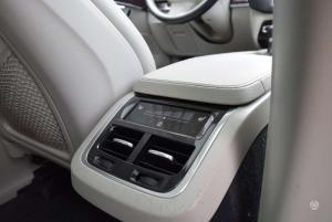 Blue Volvo XC90 2019 in Vilnius, with an engine capacity of 2.00 L and mileage of 228 thousand km for 16350 €, photo 15 on AUTOMOTO.COM.LV