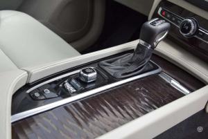 Blue Volvo XC90 2019 in Vilnius, with an engine capacity of 2.00 L and mileage of 228 thousand km for 16350 €, photo 18 on AUTOMOTO.COM.LV