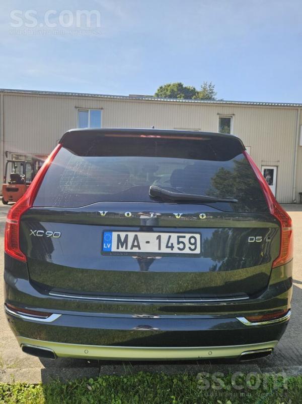 Blue Volvo XC90 2019 in Riga, with an engine capacity of 2.00 L and mileage of 231 thousand km for 20000 €, photo 4 on AUTOMOTO.COM.LV