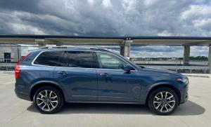 Blue Volvo XC90 2019 in Vilnius, with an engine capacity of 2.00 L and mileage of 296 thousand km for 17300 €, photo 3 on AUTOMOTO.COM.LV