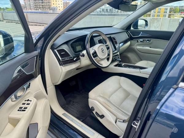 Blue Volvo XC90 2019 in Vilnius, with an engine capacity of 2.00 L and mileage of 296 thousand km for 17300 €, photo 10 on AUTOMOTO.COM.LV