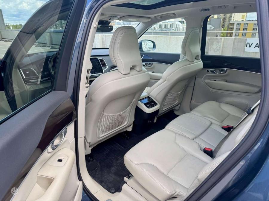 Blue Volvo XC90 2019 in Vilnius, with an engine capacity of 2.00 L and mileage of 296 thousand km for 17300 €, photo 15 on AUTOMOTO.COM.LV