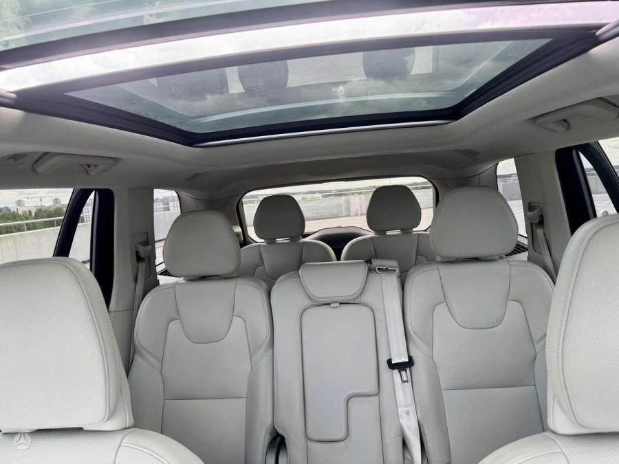 Blue Volvo XC90 2019 in Vilnius, with an engine capacity of 2.00 L and mileage of 296 thousand km for 17300 €, photo 19 on AUTOMOTO.COM.LV