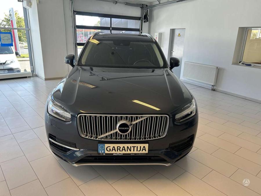 Blue Volvo XC90 2019 in Siauliai, with an engine capacity of 1.97 L and mileage of 120 thousand km for 29900 €, photo 3 on AUTOMOTO.COM.LV