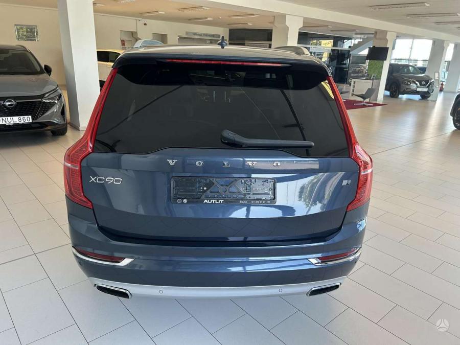 Blue Volvo XC90 2019 in Siauliai, with an engine capacity of 1.97 L and mileage of 120 thousand km for 29900 €, photo 6 on AUTOMOTO.COM.LV