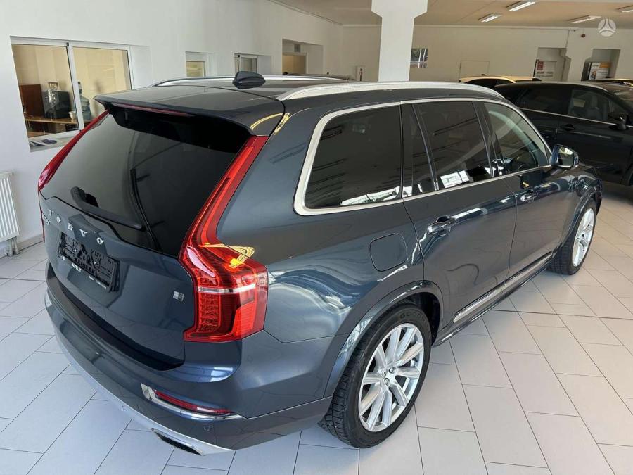 Blue Volvo XC90 2019 in Siauliai, with an engine capacity of 1.97 L and mileage of 120 thousand km for 29900 €, photo 7 on AUTOMOTO.COM.LV
