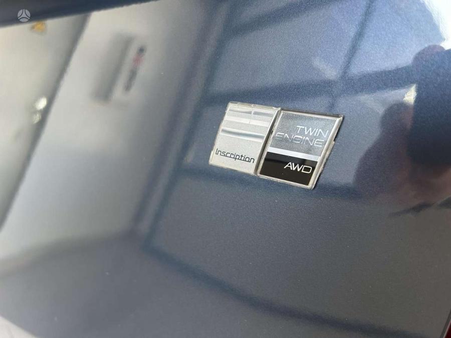 Blue Volvo XC90 2019 in Siauliai, with an engine capacity of 1.97 L and mileage of 120 thousand km for 29900 €, photo 8 on AUTOMOTO.COM.LV