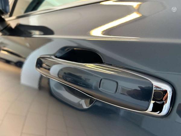 Blue Volvo XC90 2019 in Siauliai, with an engine capacity of 1.97 L and mileage of 120 thousand km for 29900 €, photo 9 on AUTOMOTO.COM.LV