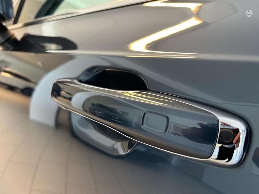 Blue Volvo XC90 2019 in Siauliai, with an engine capacity of 1.97 L and mileage of 120 thousand km for 29900 €, photo 9 on AUTOMOTO.COM.LV
