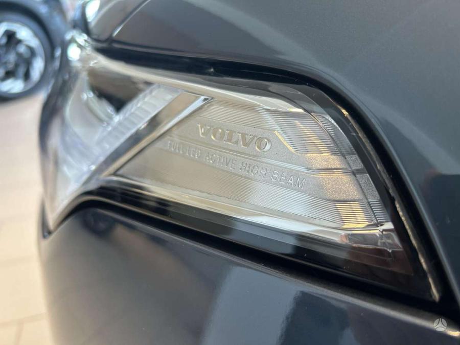 Blue Volvo XC90 2019 in Siauliai, with an engine capacity of 1.97 L and mileage of 120 thousand km for 29900 €, photo 11 on AUTOMOTO.COM.LV