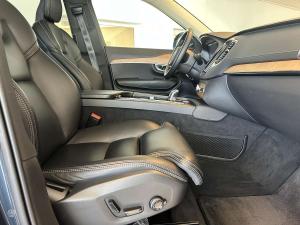 Blue Volvo XC90 2019 in Siauliai, with an engine capacity of 1.97 L and mileage of 120 thousand km for 29900 €, photo 14 on AUTOMOTO.COM.LV