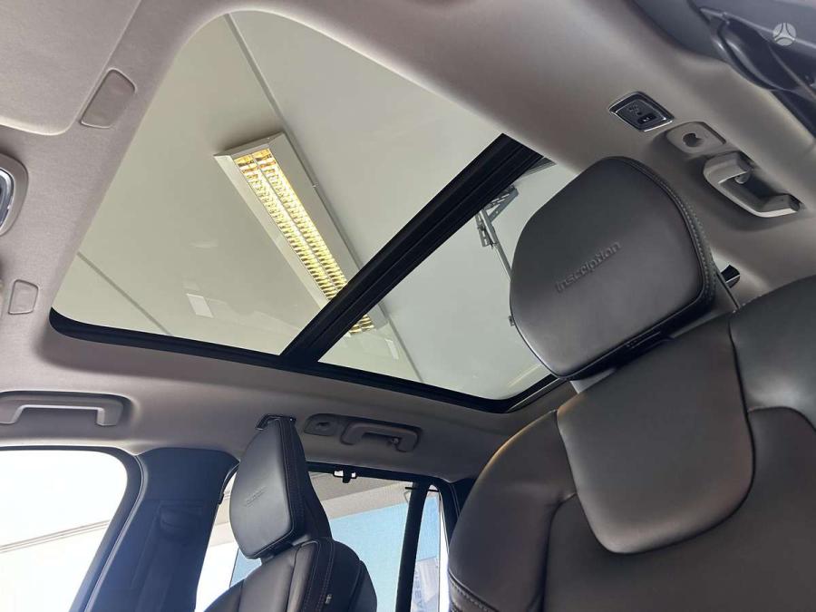 Blue Volvo XC90 2019 in Siauliai, with an engine capacity of 1.97 L and mileage of 120 thousand km for 29900 €, photo 21 on AUTOMOTO.COM.LV
