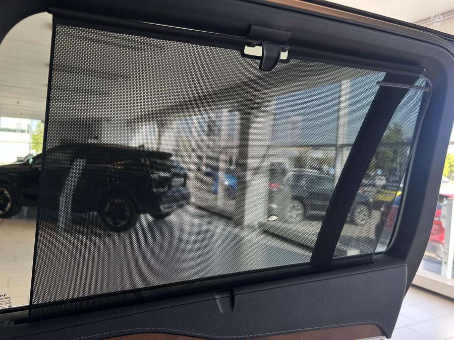 Blue Volvo XC90 2019 in Siauliai, with an engine capacity of 1.97 L and mileage of 120 thousand km for 29900 €, photo 25 on AUTOMOTO.COM.LV