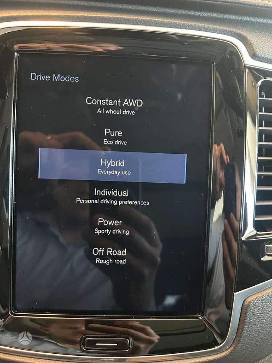 Blue Volvo XC90 2019 in Siauliai, with an engine capacity of 1.97 L and mileage of 120 thousand km for 29900 €, photo 31 on AUTOMOTO.COM.LV