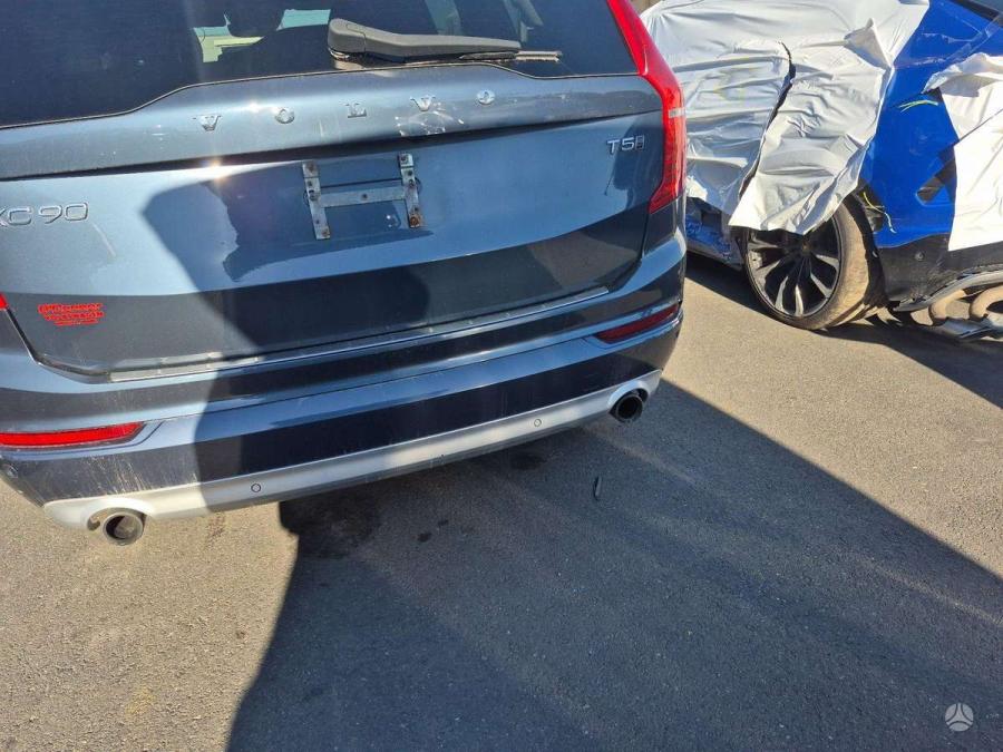Blue Volvo XC90 2019 in Klaipeda, with an engine capacity of 1.97 L and mileage of 140 thousand km for 12200 €, photo 10 on AUTOMOTO.COM.LV
