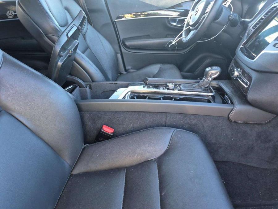 Blue Volvo XC90 2019 in Klaipeda, with an engine capacity of 1.97 L and mileage of 140 thousand km for 12200 €, photo 16 on AUTOMOTO.COM.LV