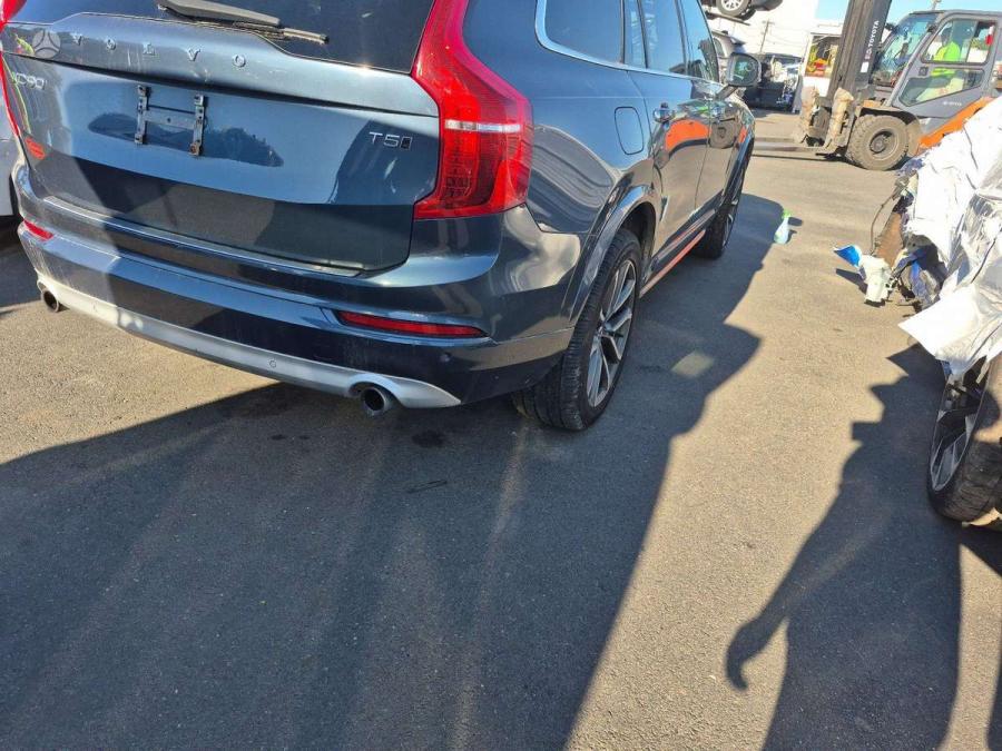 Blue Volvo XC90 2019 in Klaipeda, with an engine capacity of 1.97 L and mileage of 140 thousand km for 12200 €, photo 36 on AUTOMOTO.COM.LV