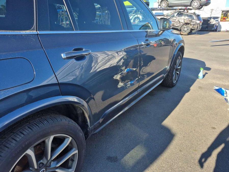 Blue Volvo XC90 2019 in Klaipeda, with an engine capacity of 1.97 L and mileage of 140 thousand km for 12200 €, photo 37 on AUTOMOTO.COM.LV