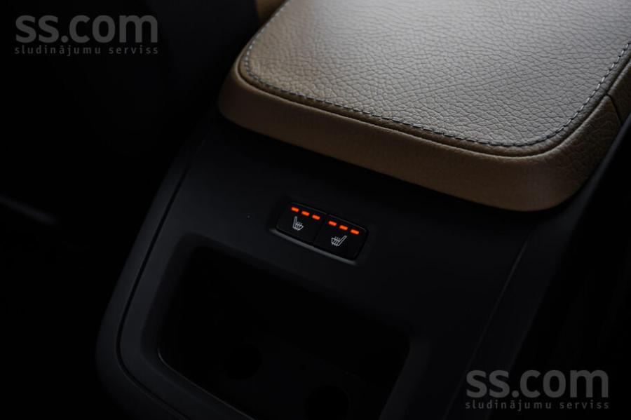 Zils Volvo XC90 2019 Jelgava, ar dzinēja tilpumu 2.00 L un nobraukumu 0 tūkst. km par 21950 €, foto 13 vietnē AUTOMOTO.COM.LV