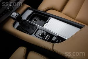 Zils Volvo XC90 2019 Jelgava, ar dzinēja tilpumu 2.00 L un nobraukumu 0 tūkst. km par 21950 €, foto 24 vietnē AUTOMOTO.COM.LV