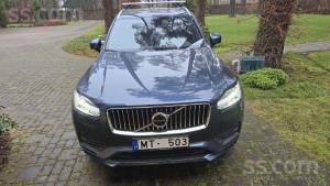 Zils Volvo XC90 2020 Rīga, ar dzinēja tilpumu 2.00 L un nobraukumu 17 tūkst. km par 43600 €, foto  vietnē AUTOMOTO.COM.LV