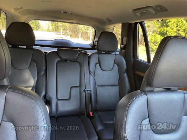Zils Volvo XC90 2020 Rakvere, ar dzinēja tilpumu 2.00 L un nobraukumu 109 tūkst. km par 42900 €, foto 10 vietnē AUTOMOTO.COM.LV