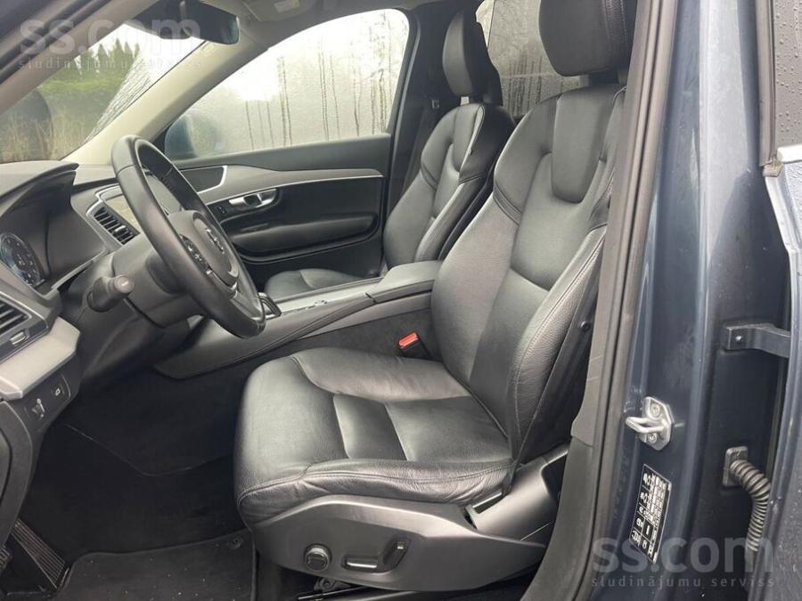 Blue Volvo XC90 2020 in Riga, with an engine capacity of 2.00 L and mileage of 174 thousand km for 27950 €, photo 9 on AUTOMOTO.COM.LV
