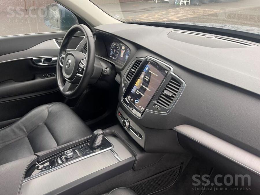 Blue Volvo XC90 2020 in Riga, with an engine capacity of 2.00 L and mileage of 174 thousand km for 27950 €, photo 12 on AUTOMOTO.COM.LV