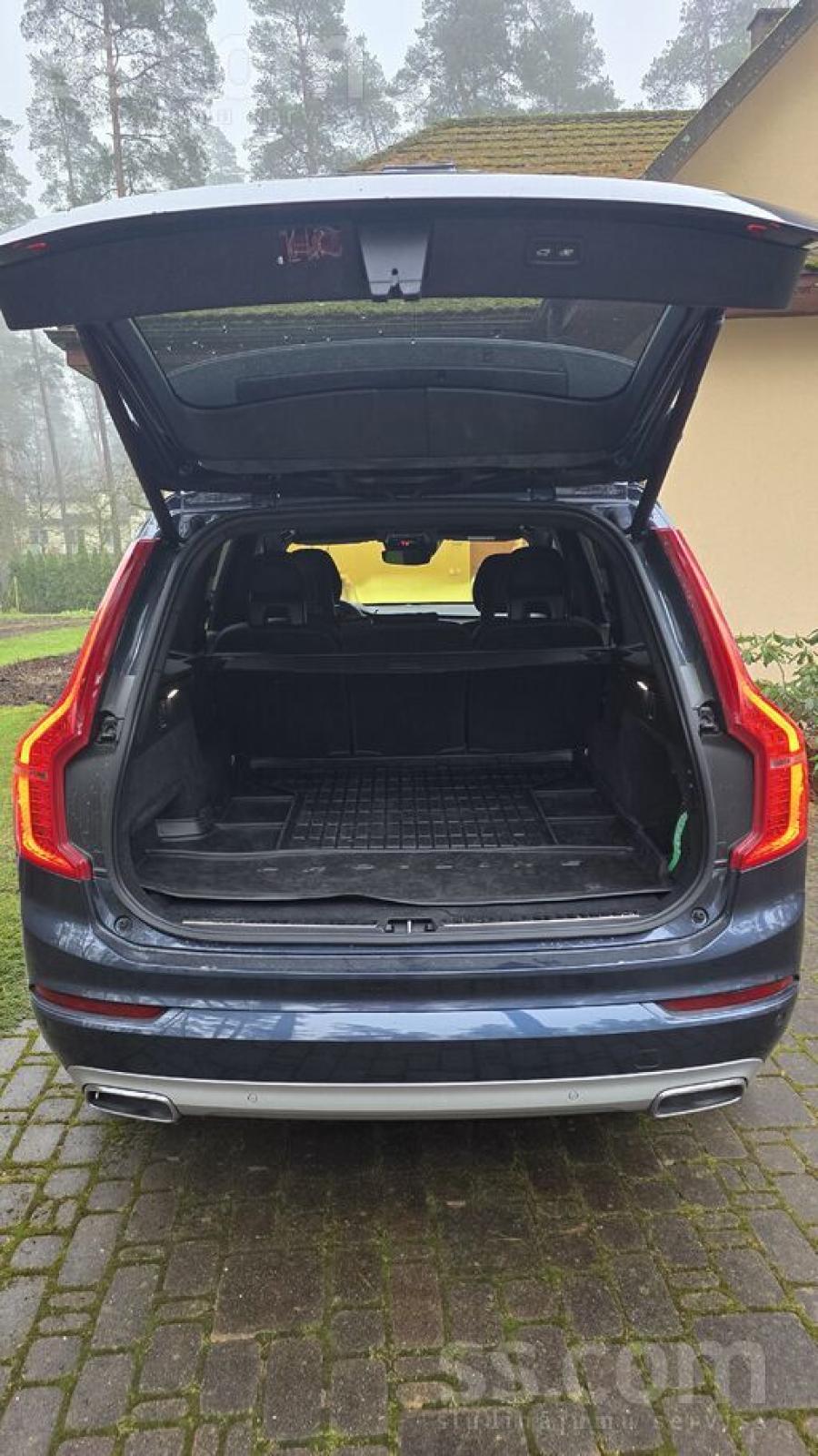 Blue Volvo XC90 2020 in Riga, with an engine capacity of 2.00 L and mileage of 17 thousand km for 43600 €, photo 6 on AUTOMOTO.COM.LV