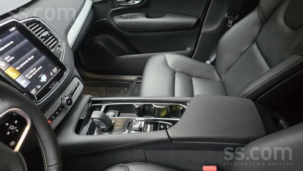 Zils Volvo XC90 2020 Rīga, ar dzinēja tilpumu 2.00 L un nobraukumu 17 tūkst. km par 43600 €, foto 7 vietnē AUTOMOTO.COM.LV