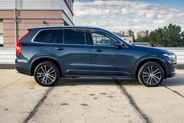 Volvo XC90 2020 Rīga vietnē Zils Volvo XC90 2020 Rīga, ar dzinēja tilpumu 2.00 L un nobraukumu 174 tūkst. km par 27950 €, foto 6 vietnē AUTOMOTO.COM.LV