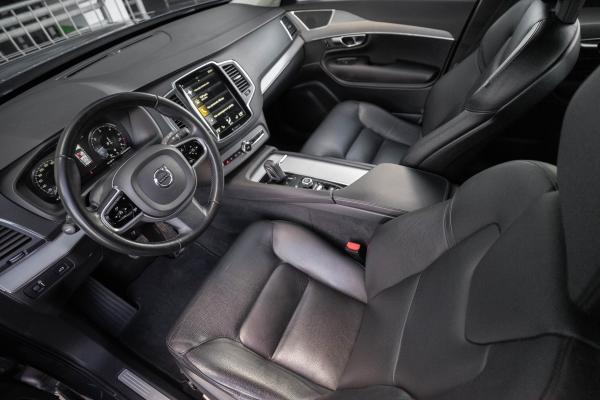 Volvo XC90 2020 Rīga vietnē Zils Volvo XC90 2020 Rīga, ar dzinēja tilpumu 2.00 L un nobraukumu 174 tūkst. km par 27950 €, foto 11 vietnē AUTOMOTO.COM.LV