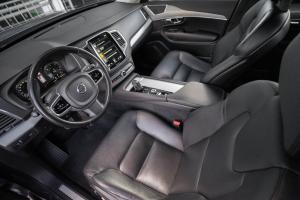 Blue Volvo XC90 2020 in Riga, with an engine capacity of 2.00 L and mileage of 174 thousand km for 27950 €, photo 11 on AUTOMOTO.COM.LV