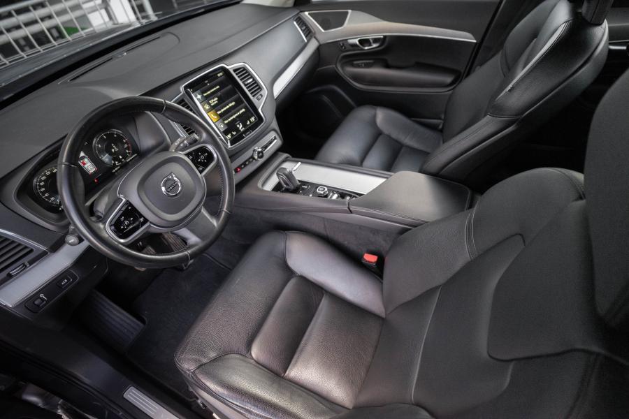 Blue Volvo XC90 2020 in Riga, with an engine capacity of 2.00 L and mileage of 174 thousand km for 27950 €, photo 11 on AUTOMOTO.COM.LV