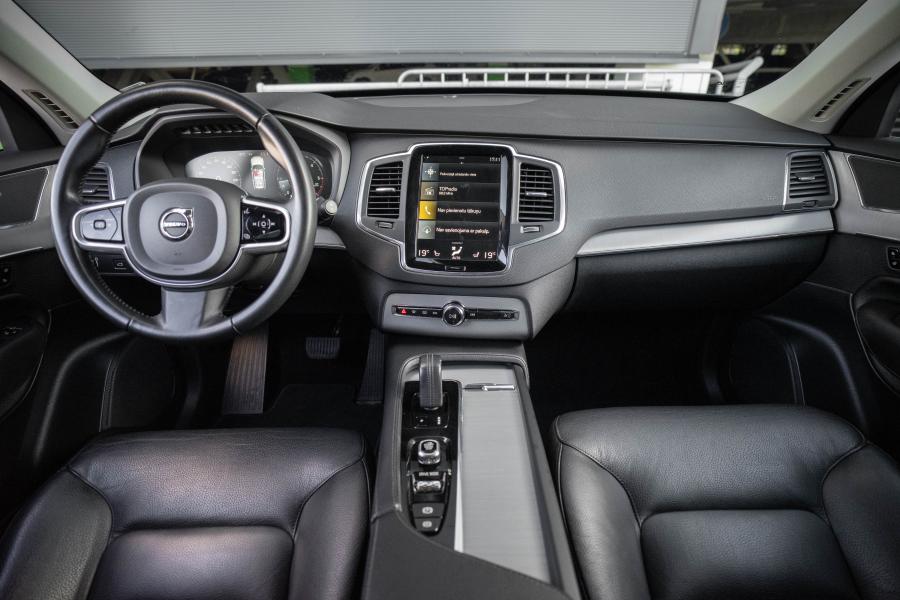 Blue Volvo XC90 2020 in Riga, with an engine capacity of 2.00 L and mileage of 174 thousand km for 27950 €, photo 13 on AUTOMOTO.COM.LV