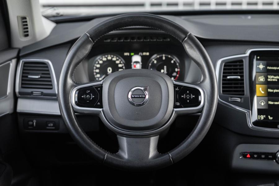 Blue Volvo XC90 2020 in Riga, with an engine capacity of 2.00 L and mileage of 174 thousand km for 27950 €, photo 14 on AUTOMOTO.COM.LV