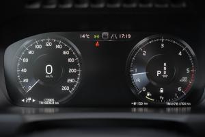 Blue Volvo XC90 2020 in Riga, with an engine capacity of 2.00 L and mileage of 174 thousand km for 27950 €, photo 15 on AUTOMOTO.COM.LV