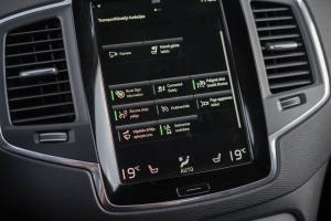 Blue Volvo XC90 2020 in Riga, with an engine capacity of 2.00 L and mileage of 174 thousand km for 27950 €, photo 19 on AUTOMOTO.COM.LV