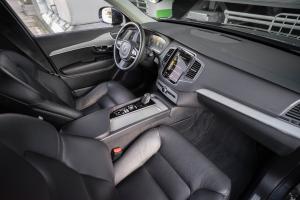 Blue Volvo XC90 2020 in Riga, with an engine capacity of 2.00 L and mileage of 174 thousand km for 27950 €, photo 28 on AUTOMOTO.COM.LV
