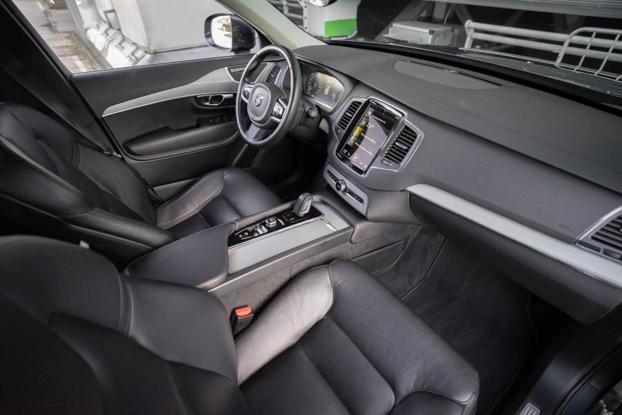 Blue Volvo XC90 2020 in Riga, with an engine capacity of 2.00 L and mileage of 174 thousand km for 27950 €, photo 28 on AUTOMOTO.COM.LV